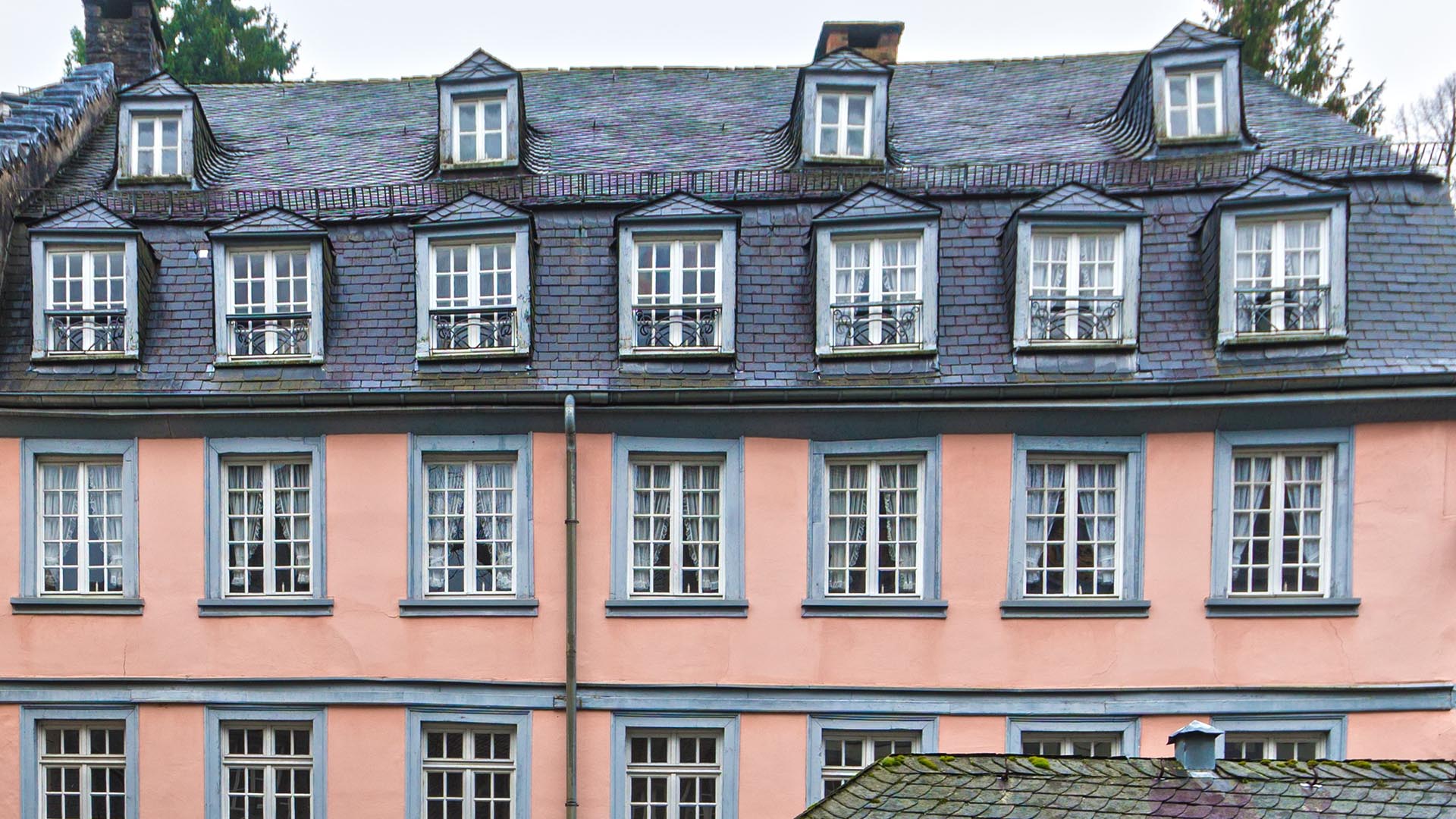 STADTHAUS - STADTHAUS